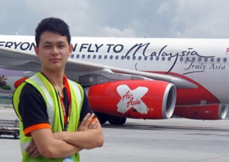 Johnathan Robert Cox, a Diploma in Aircraft Maintenance Engineering at ...