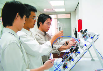 Mechatronic Engineering Lab at First City University College Expert ...